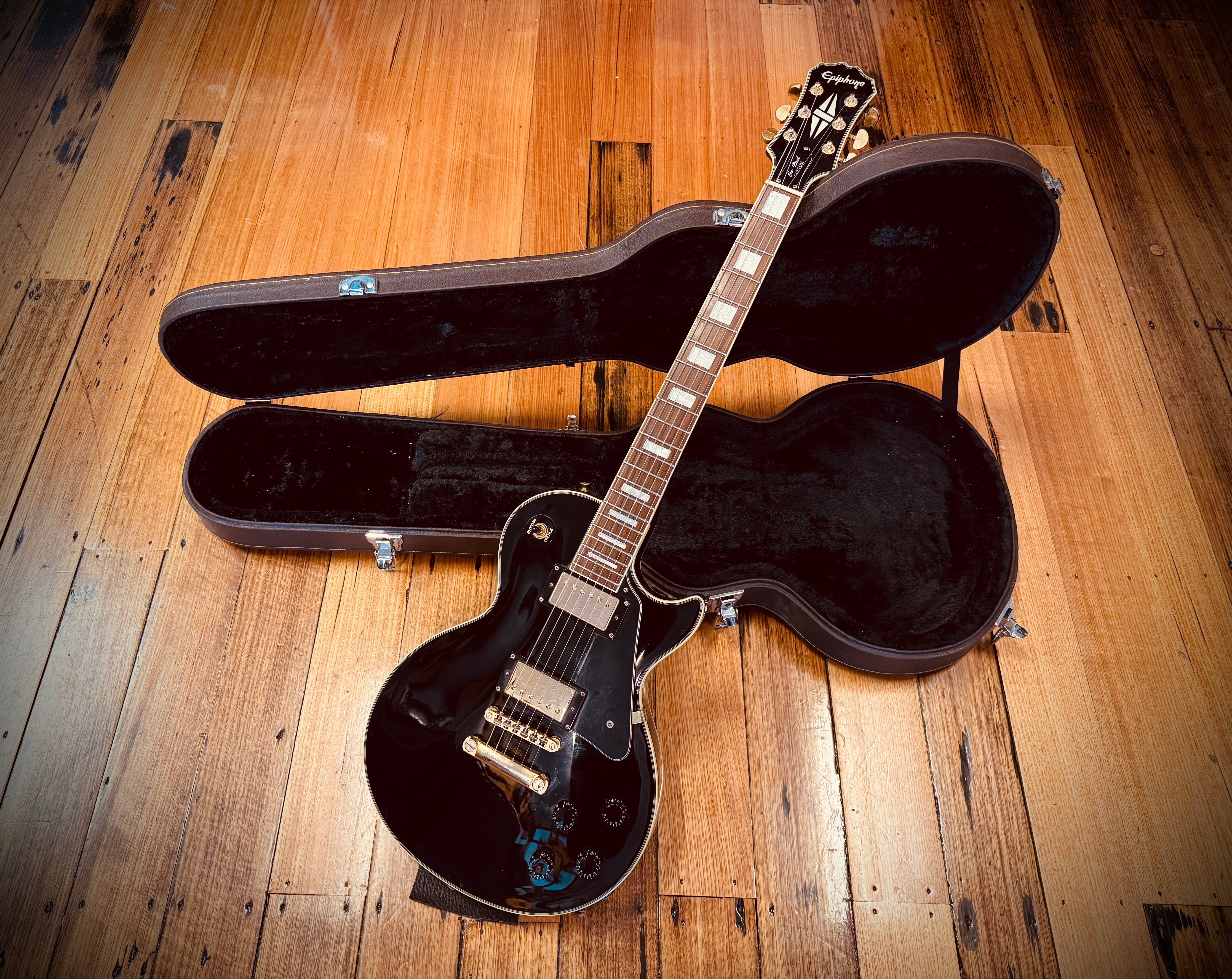 Epiphone Les Paul Custom – Classic Guitars and Amps