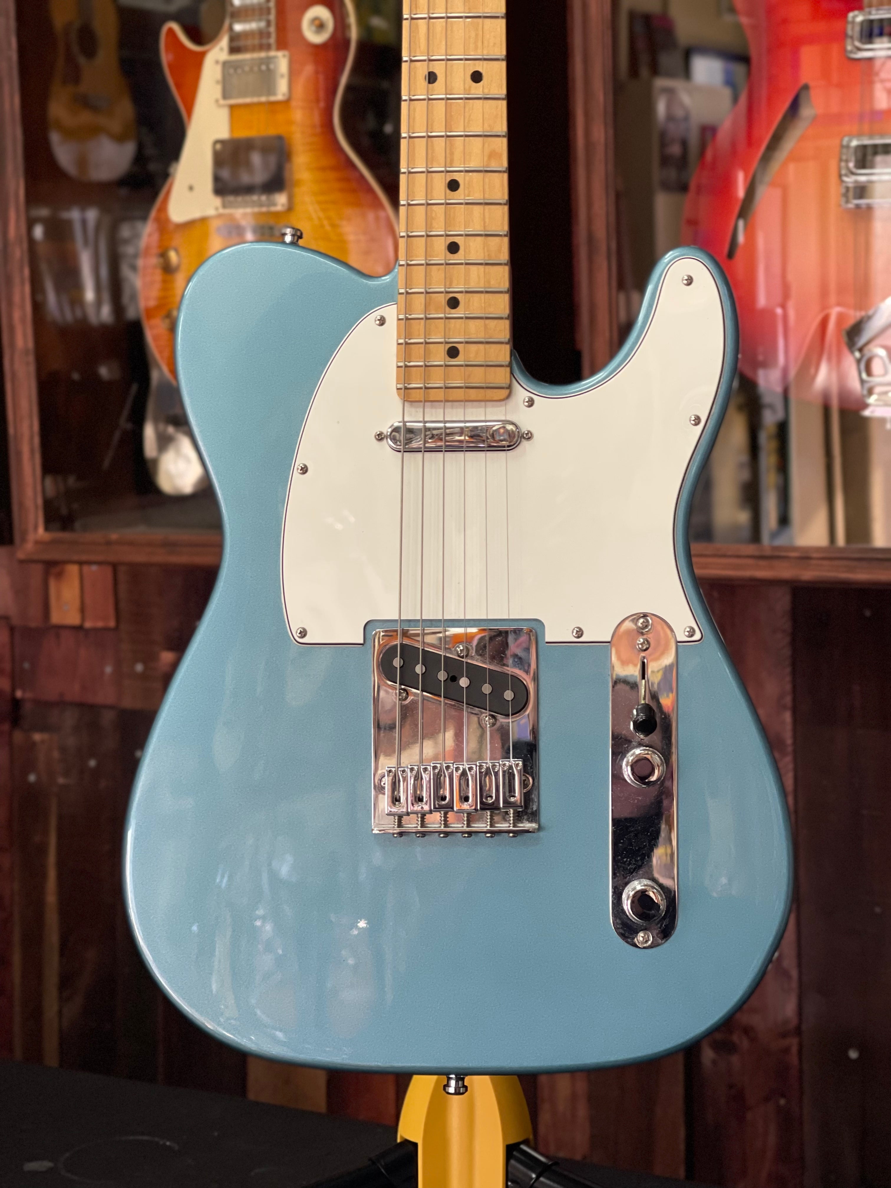 Fender Mexican standard telecaster – Classic Guitars and Amps