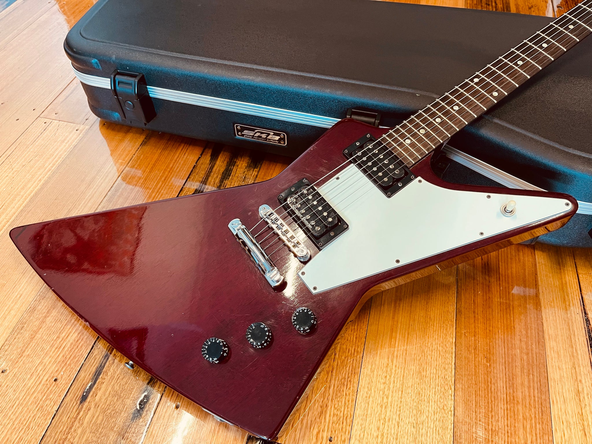 Gibson Explorer – Classic Guitars and Amps