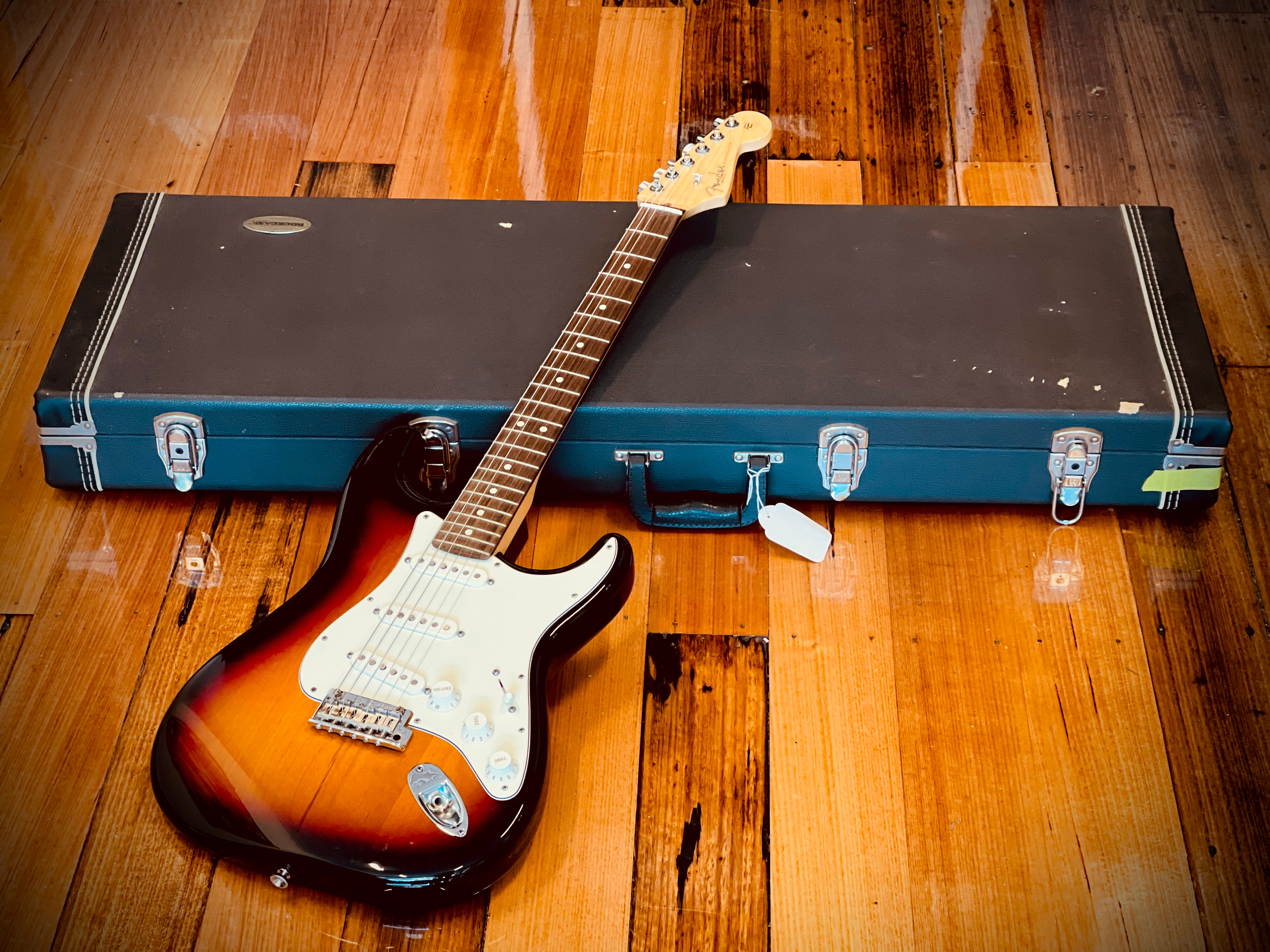 Fender American standard strat – Classic Guitars and Amps