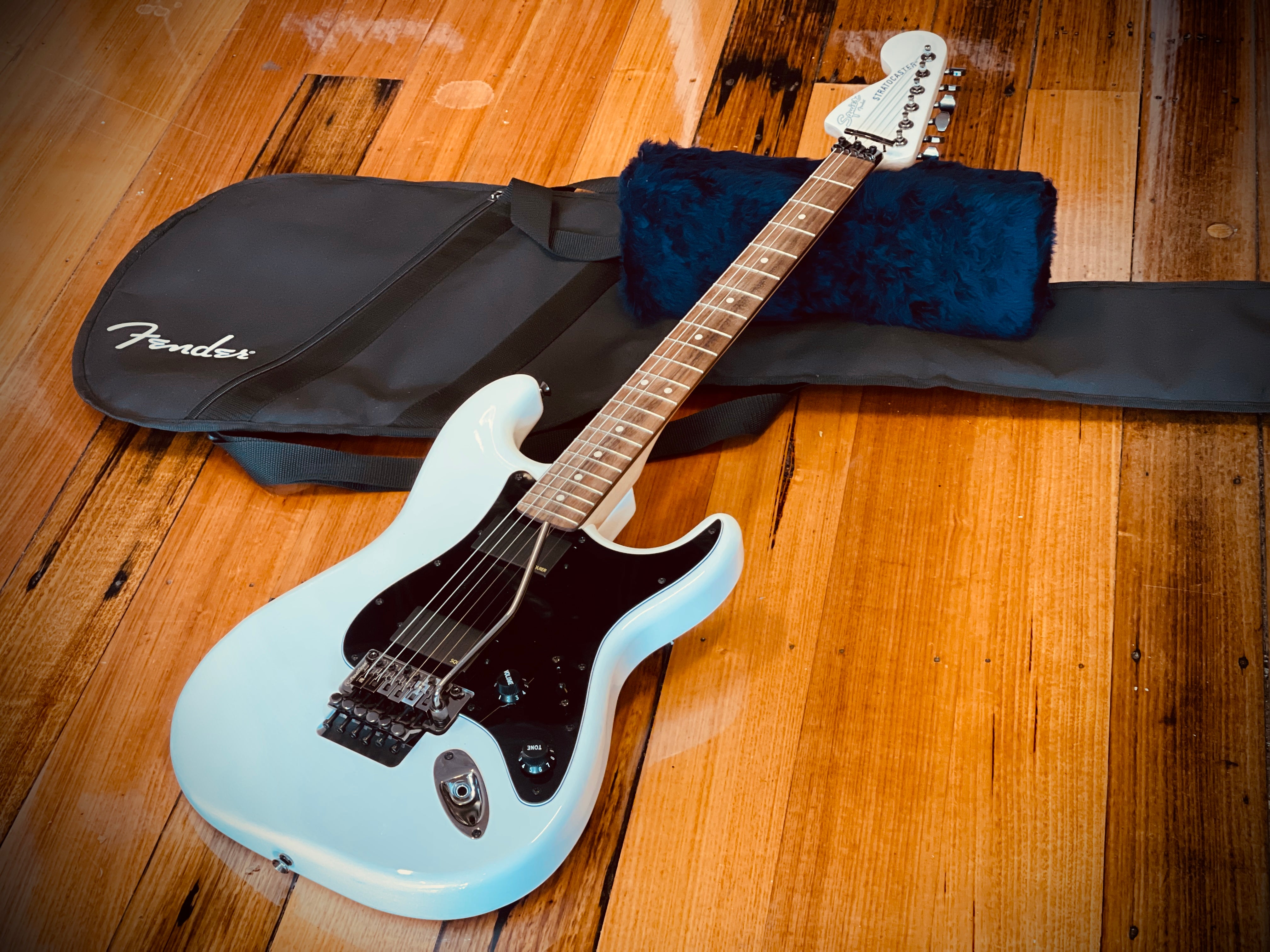 Fender Squier Contemporary – Classic Guitars and Amps