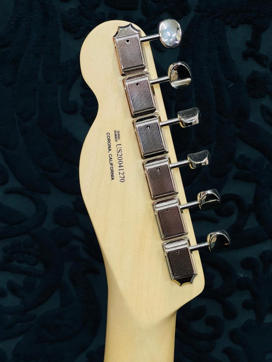 Fender Telecaster: American Performer – Classic Guitars and Amps
