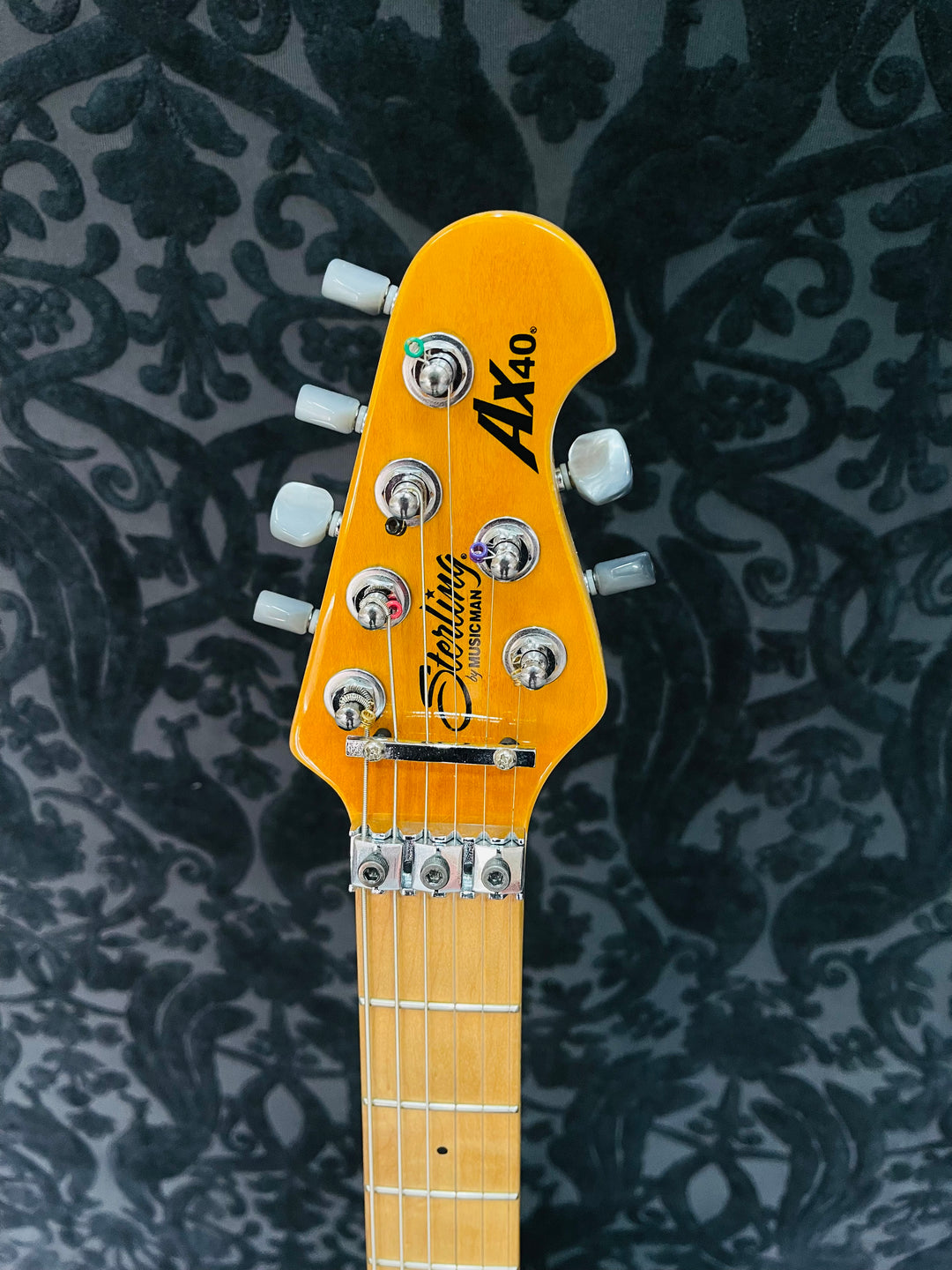 Sterling AX40 – Classic Guitars and Amps