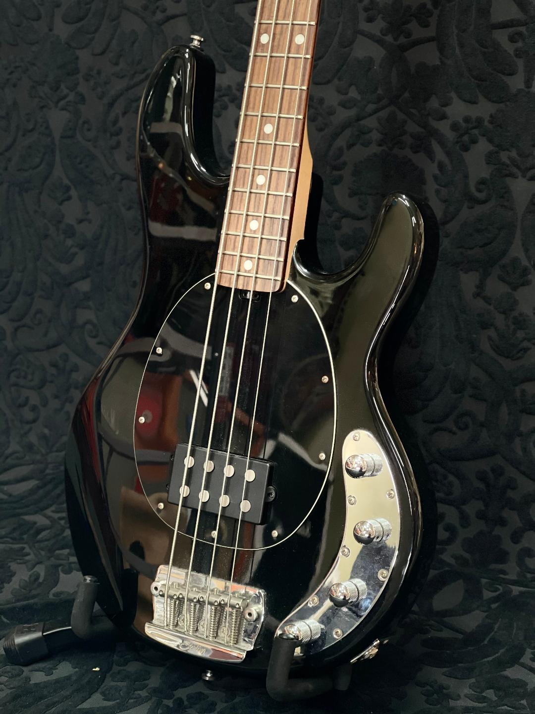 Sterling Ray34 – Classic Guitars and Amps